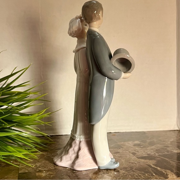 Lladro | Accents | Vintage Lladro Wedding Couple Lladro Bride And Groom ...